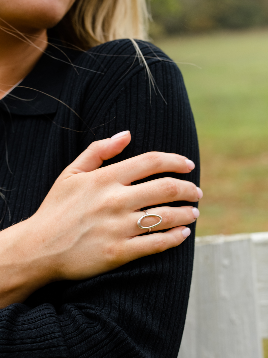 Dali Open Oval Ring – ABLE